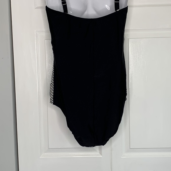 Magisculpt | Swim | Magisculpt One Piece Swimsuit Black And White ...